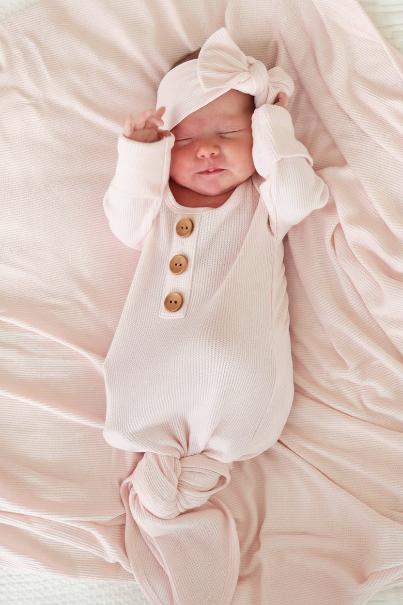 Pearl Pink Waffle Bamboo Newborn Baby Knot Gown & Hat Set | Caden Lane